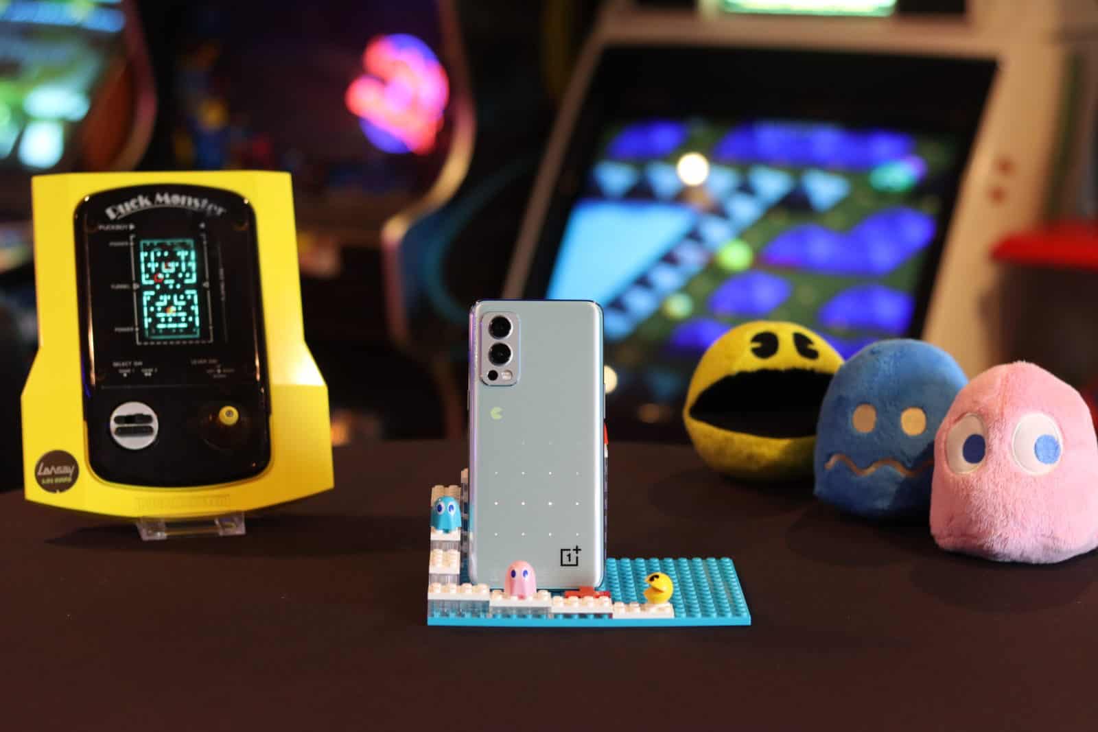 oneplus-nord-2-pac-man-edition